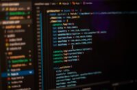 10+ Rekomendasi Aplikasi Belajar Coding di HP